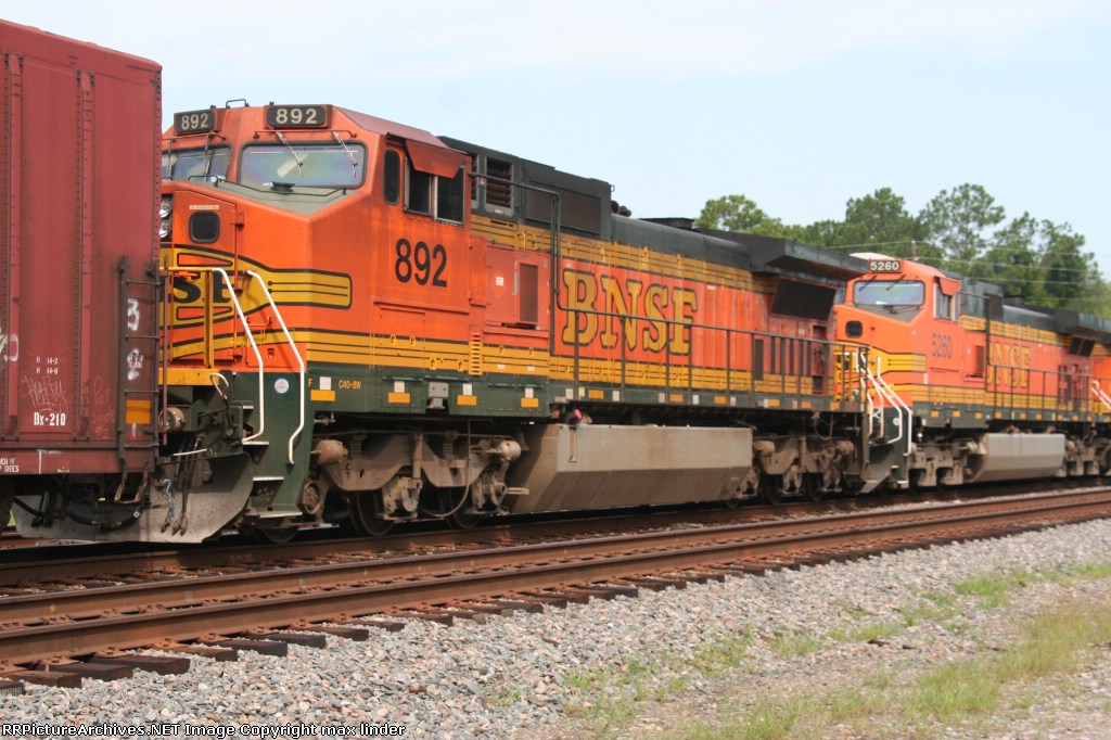 BNSF 892